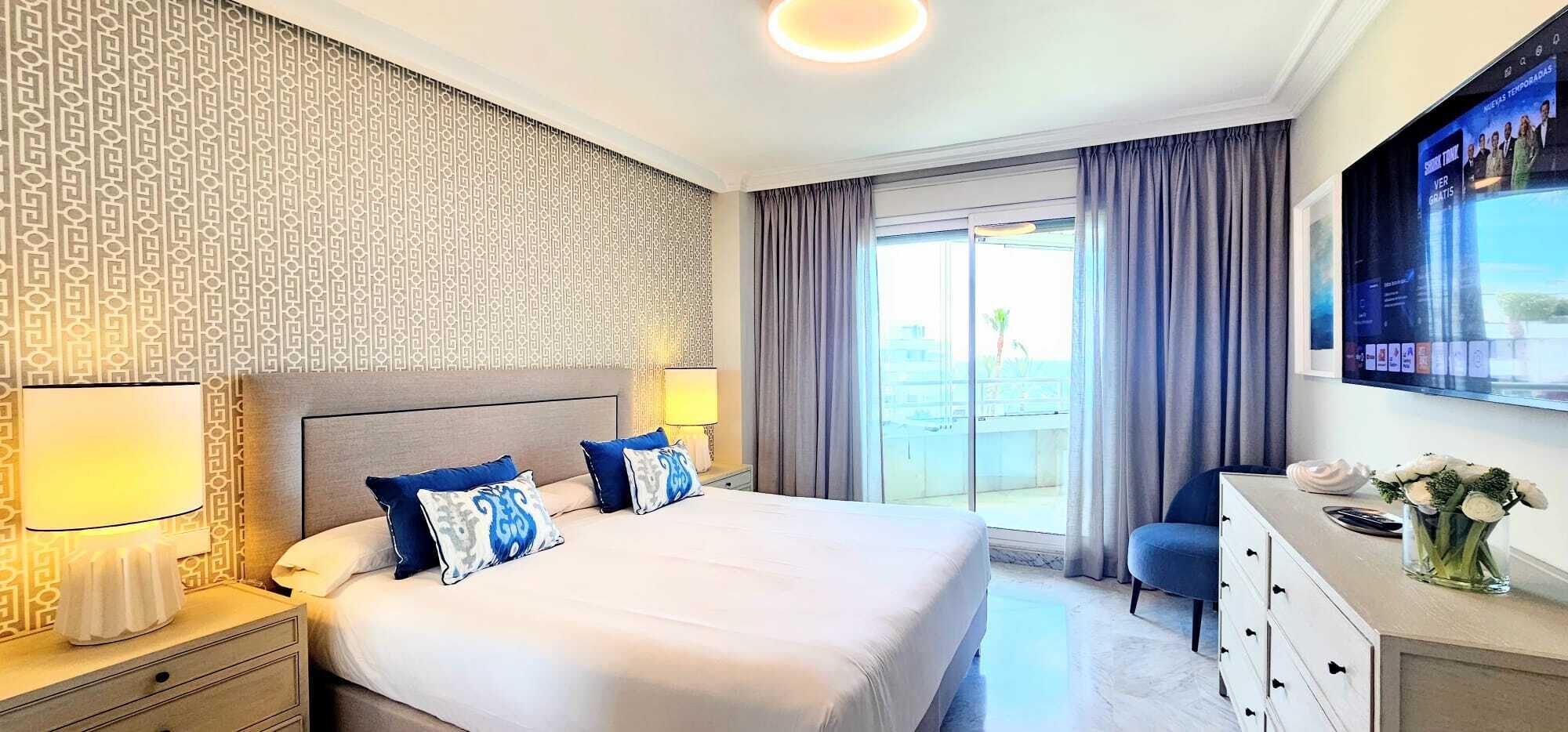Apartamento superluxo, 2 quartos, vista para o oceano | Edredons de pluma, frigobar (abastecido com alguns itens grátis)