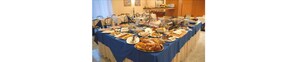Pequeno-almoço tipo buffet diário mediante uma taxa 