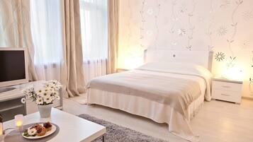 Minibar, cofre no quarto, com decoração personalizada