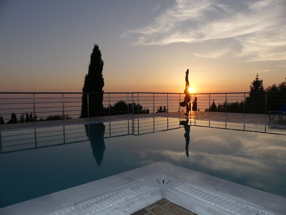 Studios Vrionis Panoramic Sunset - Kefalonia