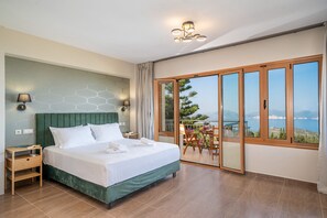 Suite-Estúdio Panorâmica | Edredões de penas, cofre com capacidade para portátil 