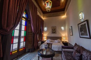 Suite Royal, varanda | Camas de colchão Select Comfort, cofre no quarto 