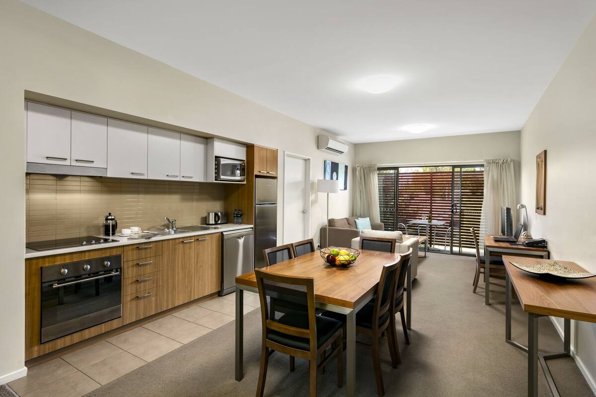 Minibar, cofre no quarto, secretária, quartos insonorizados 