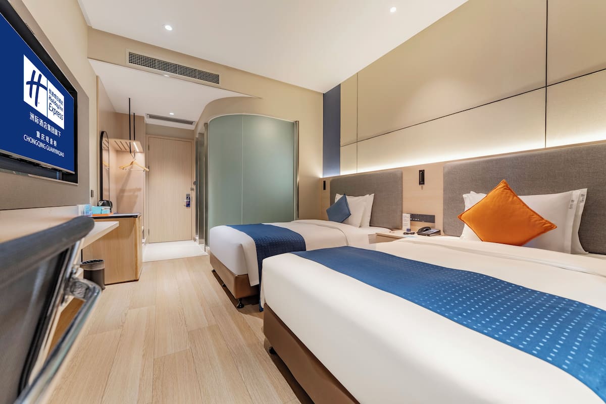 Quarto Standard, 2 camas individuais, Vista para a cidade | Roupa de alta qualidade, edredões de penas