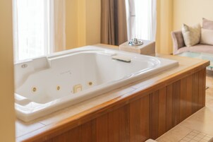 Master Suite Honeymoon | Banheiro | Chuveiro, produtos de toalete grátis, secador de cabelo 