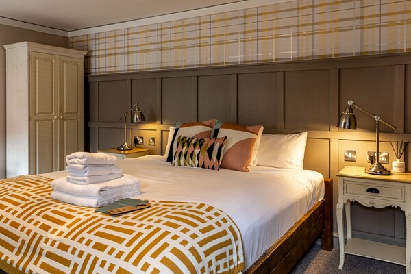 The Crown & Horns - Oxfordshire