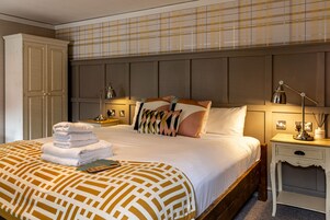 Suite Standard, casa de banho anexa | Roupa de alta qualidade, secretária