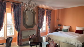 Quarto Duplo Superior | Casa de banho | Um secador de cabelo, toalhas fornecidas
