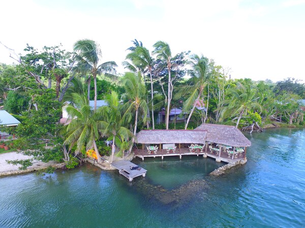 Lagoon Gardens - Port Vila