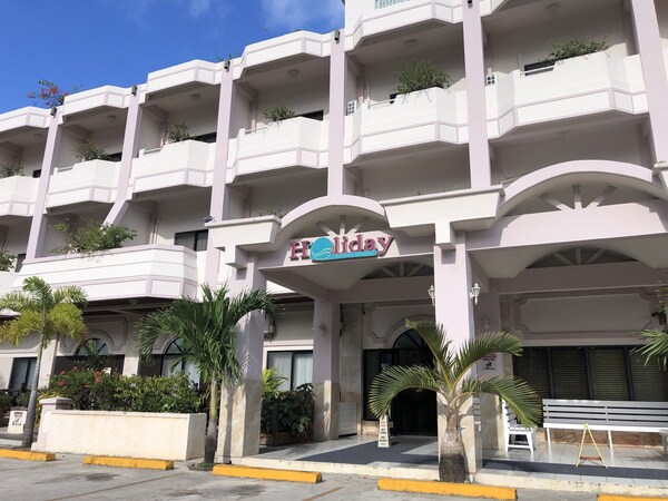 Holiday Saipan Hotel - Northern Mariana Islands
