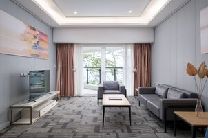 Cobertura, 2 quartos | Área de estar | TV