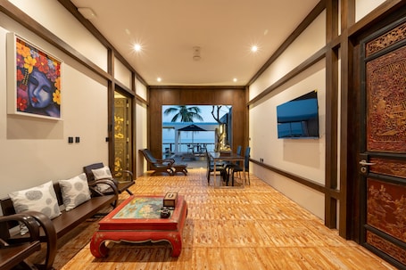 Two Bedroom Beachfront Pool Villa | Sala de jantar. Pao Jin Poon Beach Front Villa