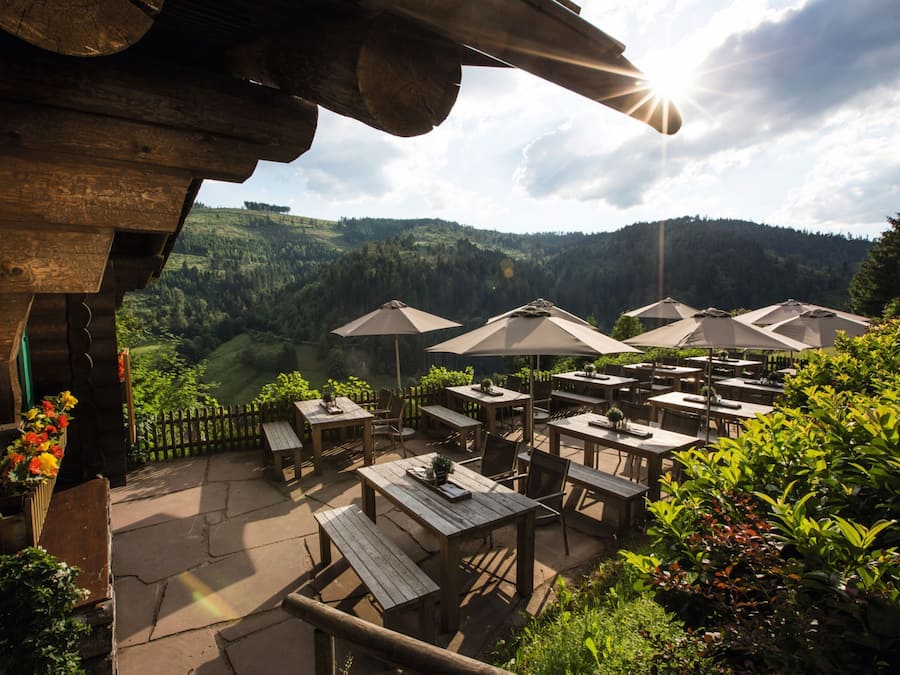 4 restaurantes, café da manhã, local e internacional