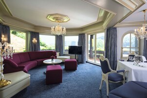Suite Clássica, vista para o vale | Roupa de alta qualidade, camas de colchão pillowtop, minibar