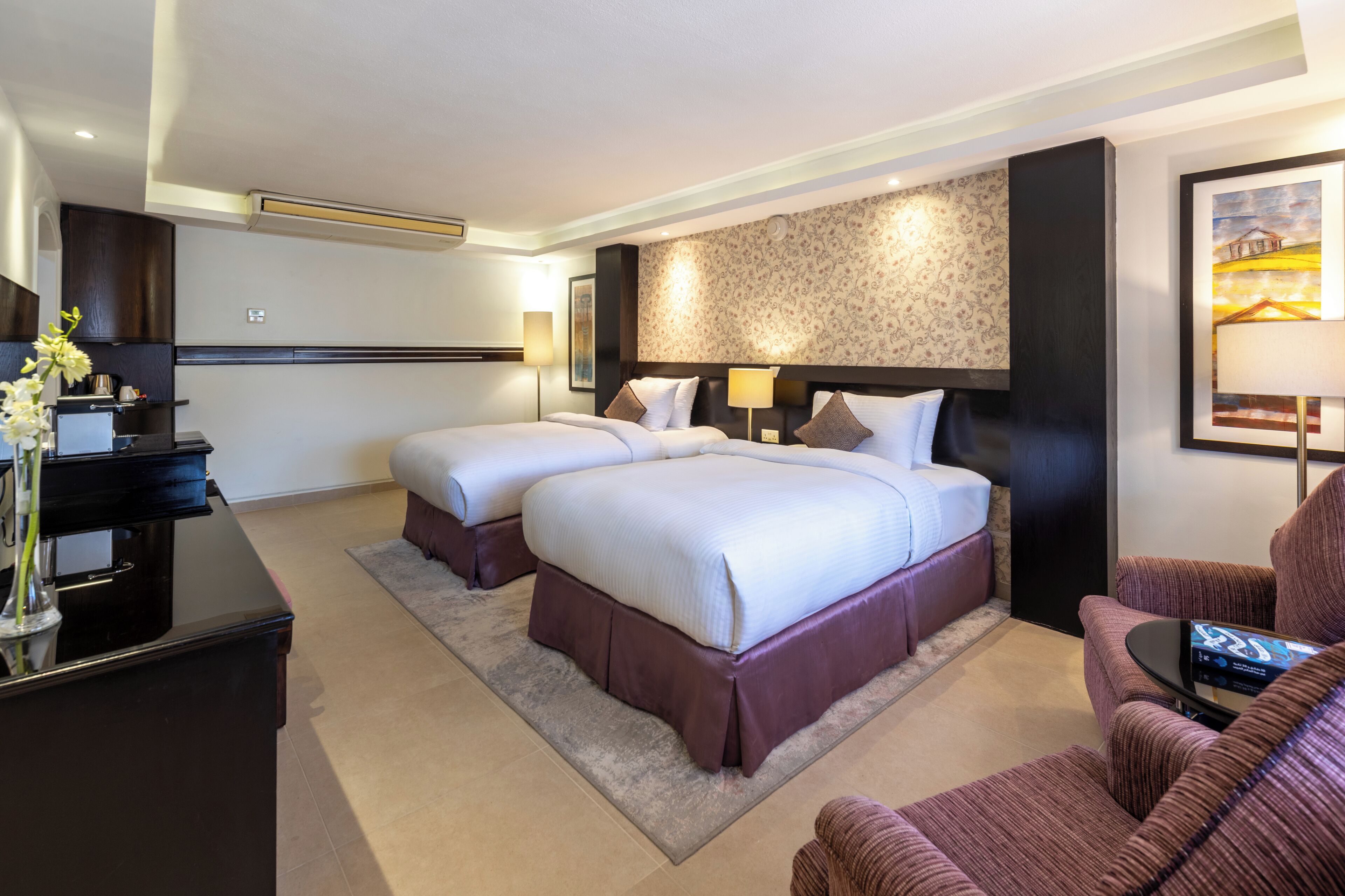 Chalé Superior | Minibar, cofre no quarto, secretária, cortinas/cortinados opacos 