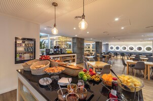 Café da manhã continental grátis todos os dias