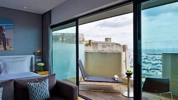 Quarto Superior, vista para a marina | 1 quarto, minibar, cofre no quarto, secretária