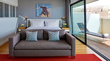 Quarto Superior, vista para a marina | 1 quarto, minibar, cofre no quarto, secretária