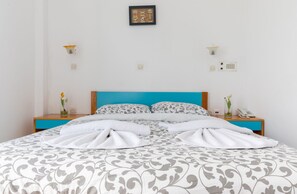 Quarto Individual | Cofre no quarto, ferro/tábua de engomar 