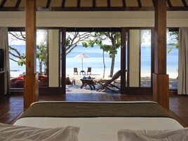 Beach Villa | Roupas de cama premium, cofres nos quartos, escrivaninha