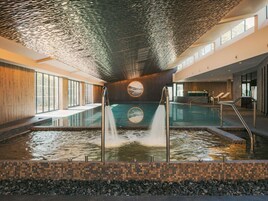 Sala(s) para tratamentos a casais, sauna, banheira de hidromassagem 
