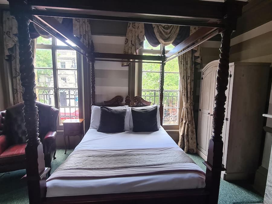 Quarto Duplo, casa de banho anexa (Adelaide)