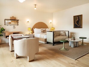 Suíte superior, 1 cama King, banheira | Roupas de cama de algodão egípcio, roupas de cama premium