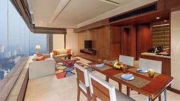 Suíte executiva | Área de estar | TV LCD 55 polegadas com canais digitais, TV