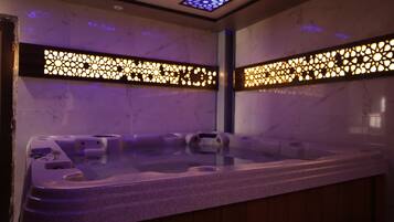 Sauna, banheira de hidromassagem, banho turco, fontes termais/minerais