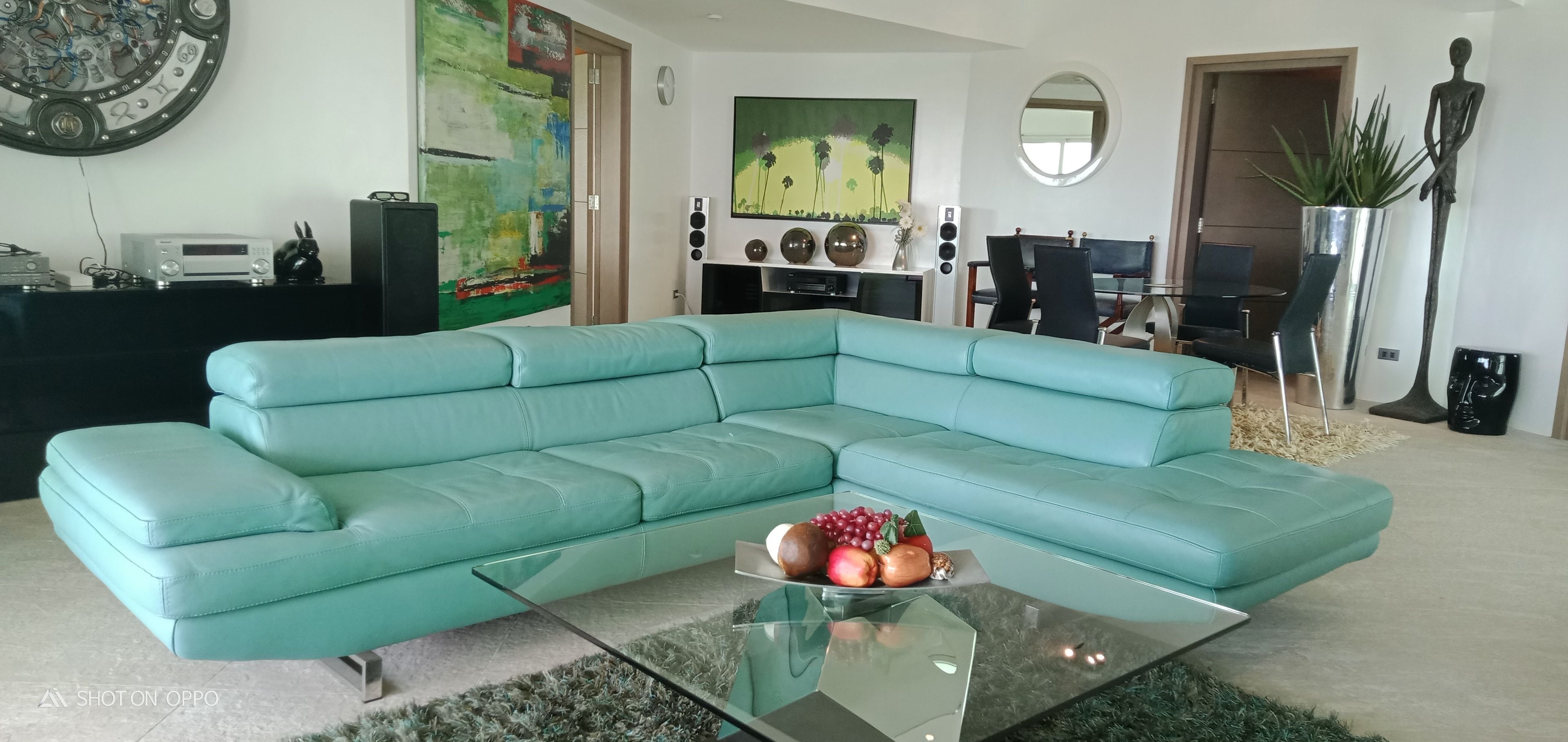 Suíte presidencial | Área de estar | TV de tela plana 42 polegadas com canais de TV premium, TV