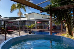 Suíte estúdio luxo, 1 quarto, vista para o mar | Hidromassagem externa