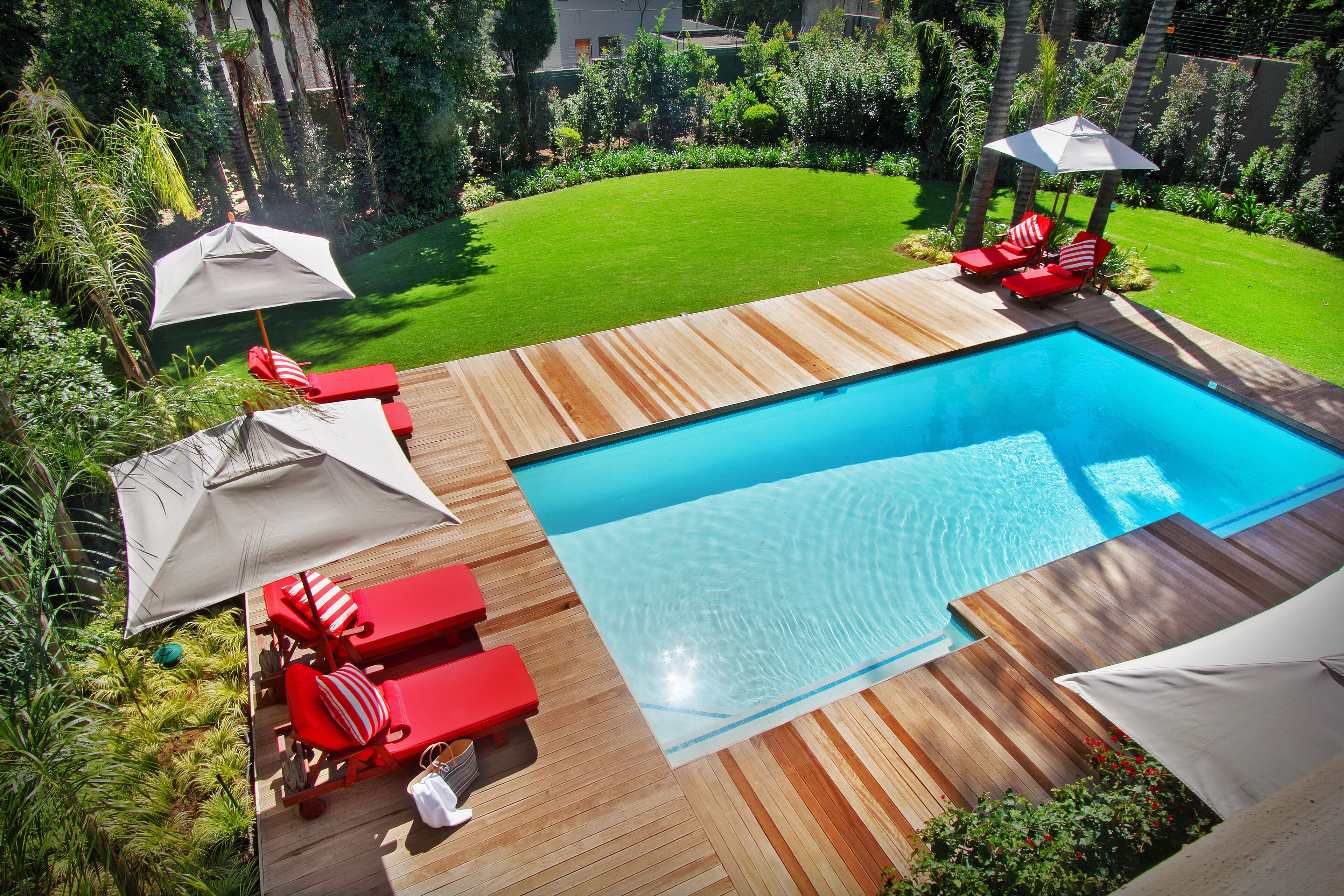 Suite de Luxo | Terraço com espreguiçadeiras