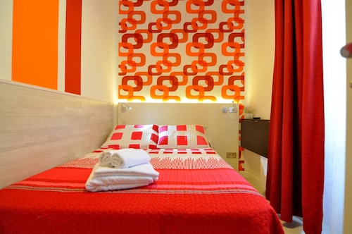 Hostal Far Home Plaza Mayor - Madrid
