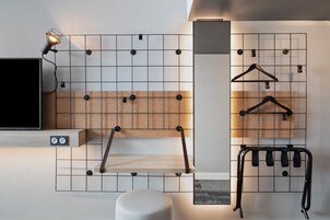 Secretária, cortinas/cortinados opacos, quartos insonorizados 