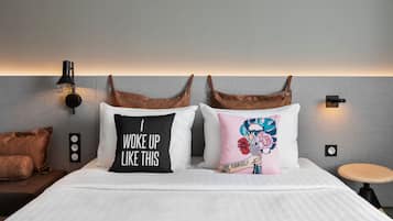 Quarto, 1 cama queen-size, não fumadores | Secretária, cortinas/cortinados opacos, quartos insonorizados