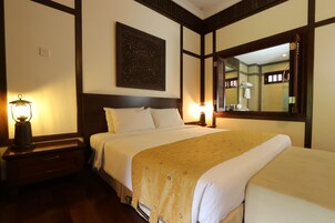 Suite-Estúdio | Roupa de alta qualidade, minibar, cofre no quarto, secretária 
