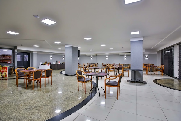 2 restaurantes, jantar, culinária italiana