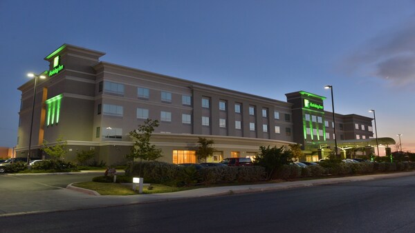 Holiday Inn & Suites San Antonio Northwest By Ihg - San Antonio, TX