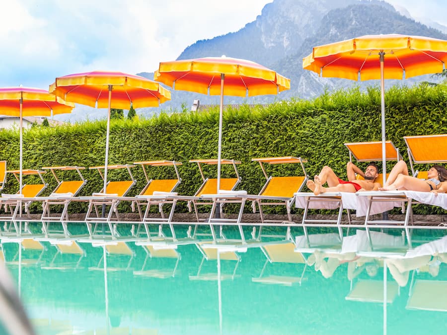 Piscina exterior, da(s) 9:00 à(s) 18:30, guarda-sóis, espreguiçadeiras