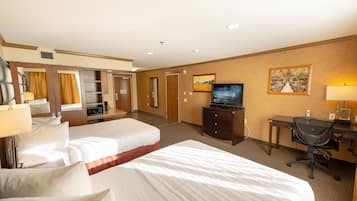 Quarto Standard, 2 camas queen-size, não fumadores | 1 quarto, cofre no quarto, secretária