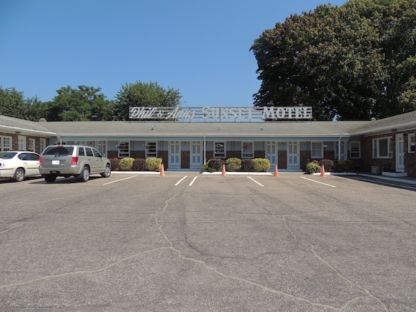 Phil & Anns Sunset Motel -