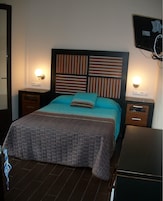 Camas de colchão viscoelástico, minibar, com mobília individualizada 