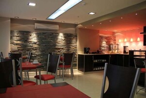 Pequeno-almoço tipo buffet diário incluído 