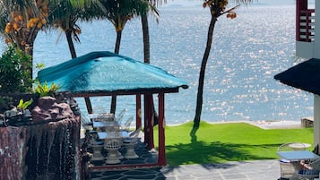 Condo superluxo, 1 cama King, vista para o oceano, ao lado da piscina | Vista da sacada