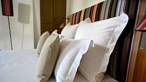 Quarto Duplo Comfort, 1 cama queen-size, Vista para a cidade | Lençóis de algodão egípcio, roupa hipoalergénica, minibar