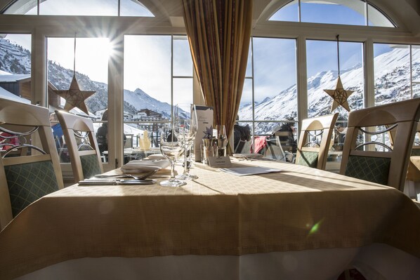 Café da manhã com buffet grátis