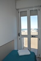 Quarto Familiar | Cofre no quarto, secretária, Wi-fi grátis, roupa de cama fornecida