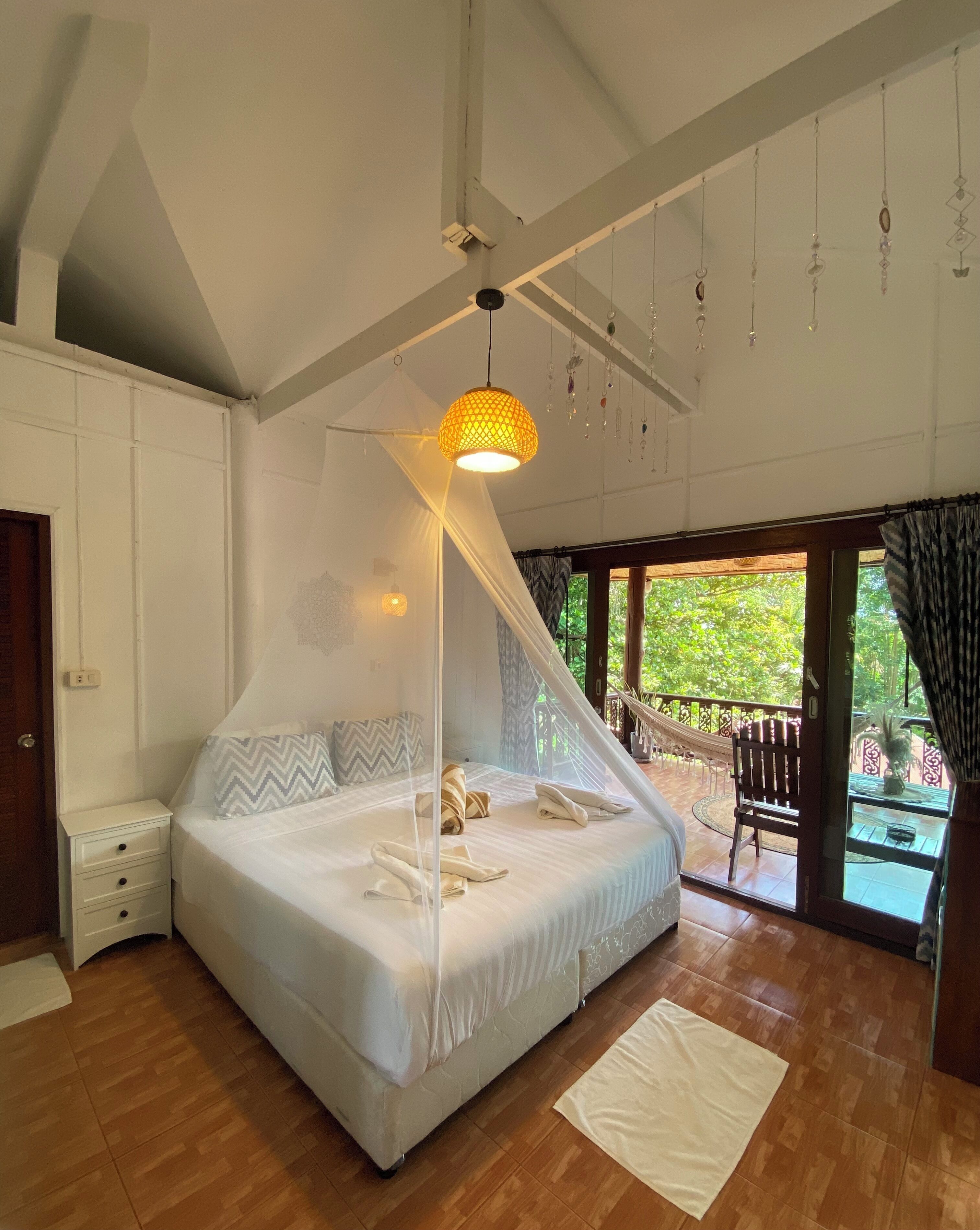 Bungalow Superior | Roupa de alta qualidade, camas de colchão Select Comfort, Wi-fi grátis 
