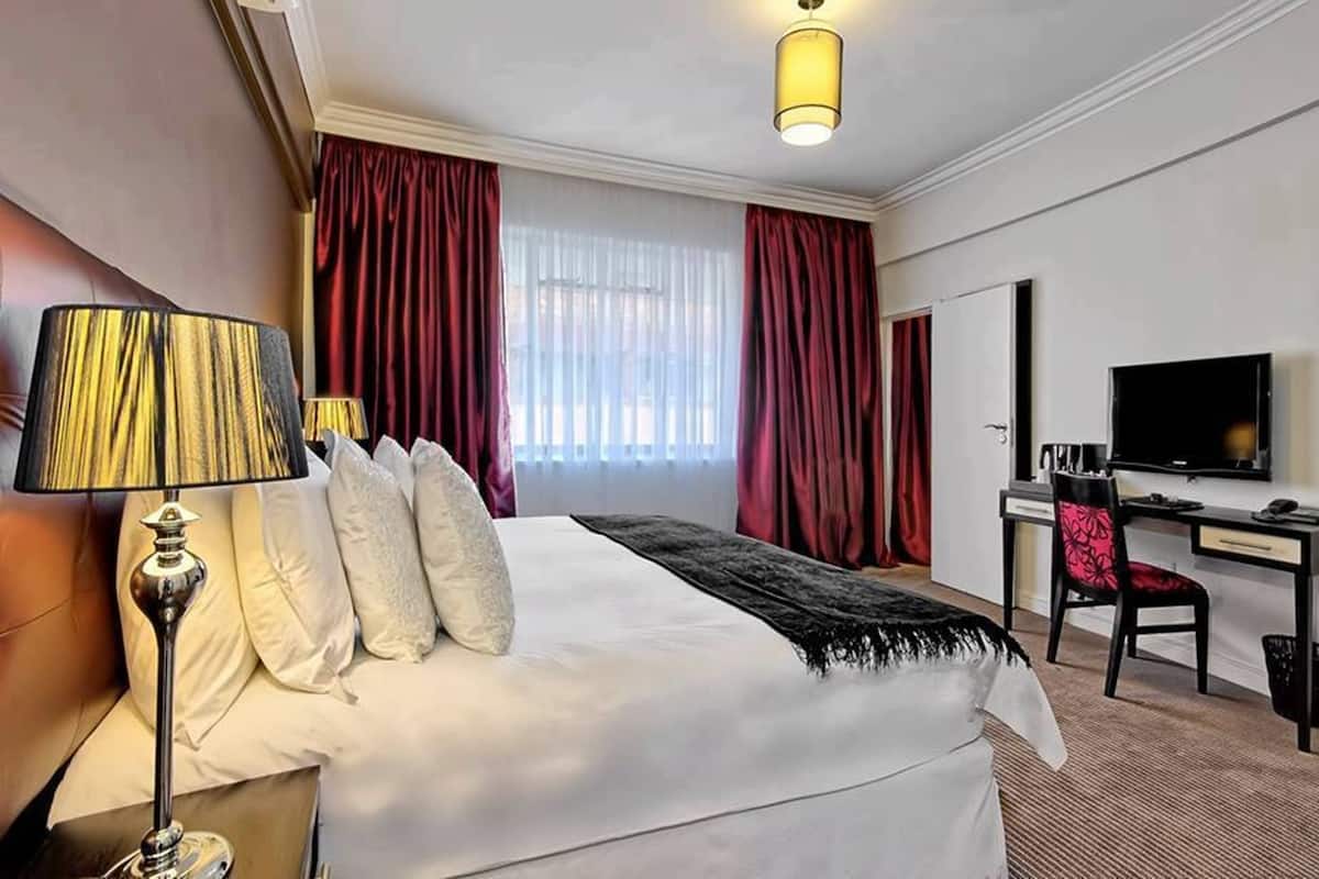 Suite Familiar, 1 cama queen-size | 1 quarto, cofre com capacidade para portátil