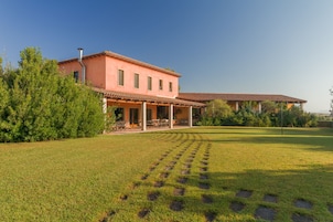 Fachada da propriedade